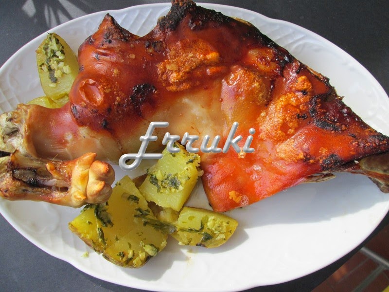 Erruki Laurel: Cochinillo "gorrín" a pelo