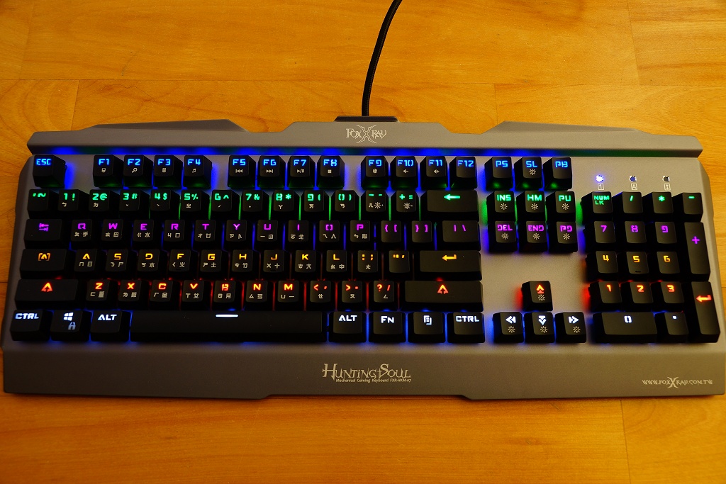 【開箱】絢爛華麗，爽度破表─FOXXRAY狩魂戰狐機械鍵盤｜寄魂閣