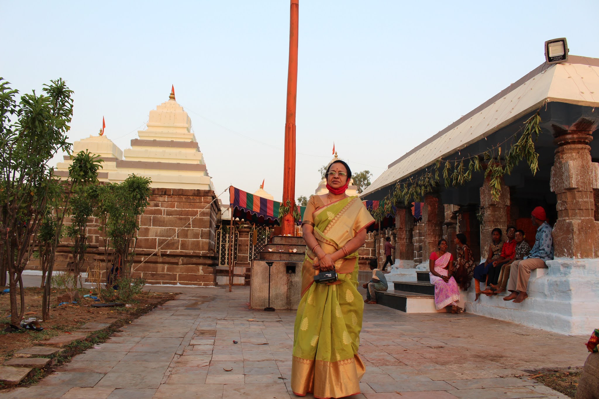 Raghu's column!: Sri Lalitha Someshwara Swamy Temple, Somasila.