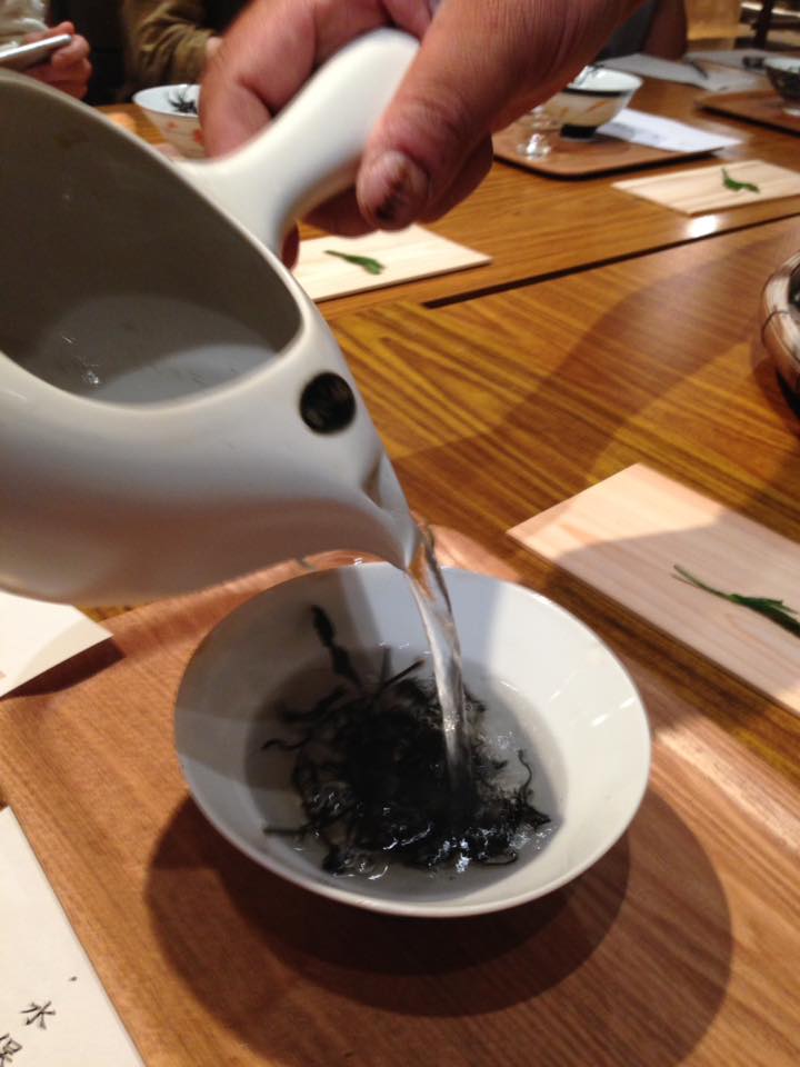 Japanese Tea Story : Hand-Made Black Tea from 90 years old tea tree