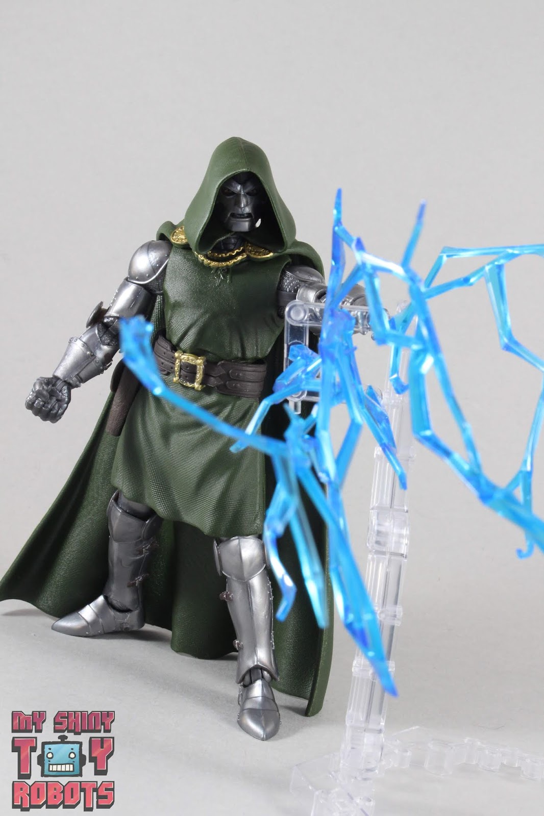 My Shiny Toy Robots: Toybox REVIEW: Marvel Legends Doctor Doom