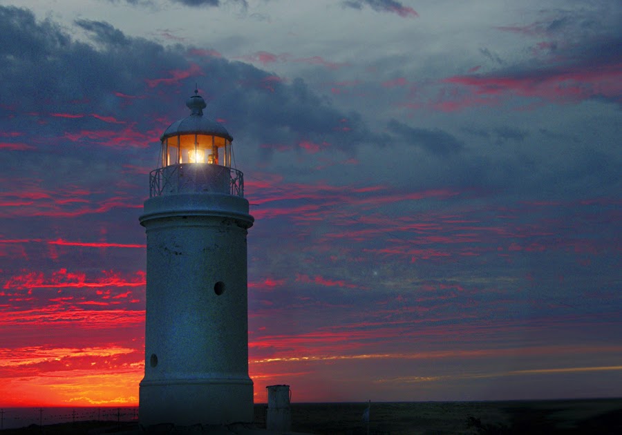 Desde las imágenes...: El faro...