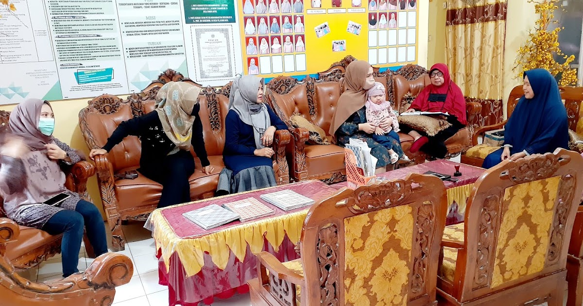 Ramadhan Peduli, Keluarga Besar Ahmadi Zubir Santuni Anak Yatim Panti Asuhan Putri Muhammadiyah ...