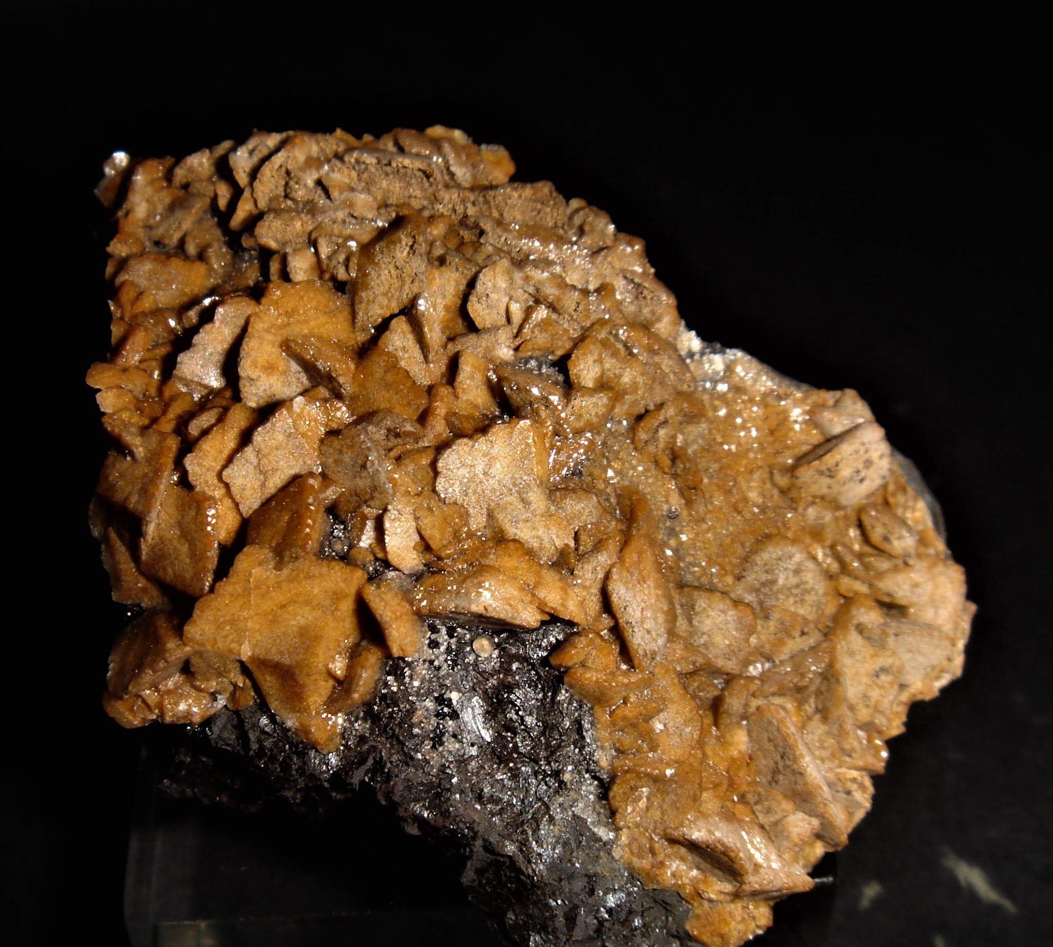 MineralesDB: Siderita y calcita, Montes de Triano, Bizkaia, Euskadi