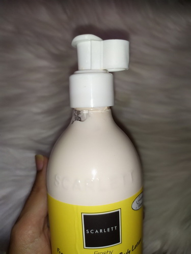 [Review] Scarlett Whitening : Solusi Masalah Kulit Cantikmu — AINUN ISNAENI