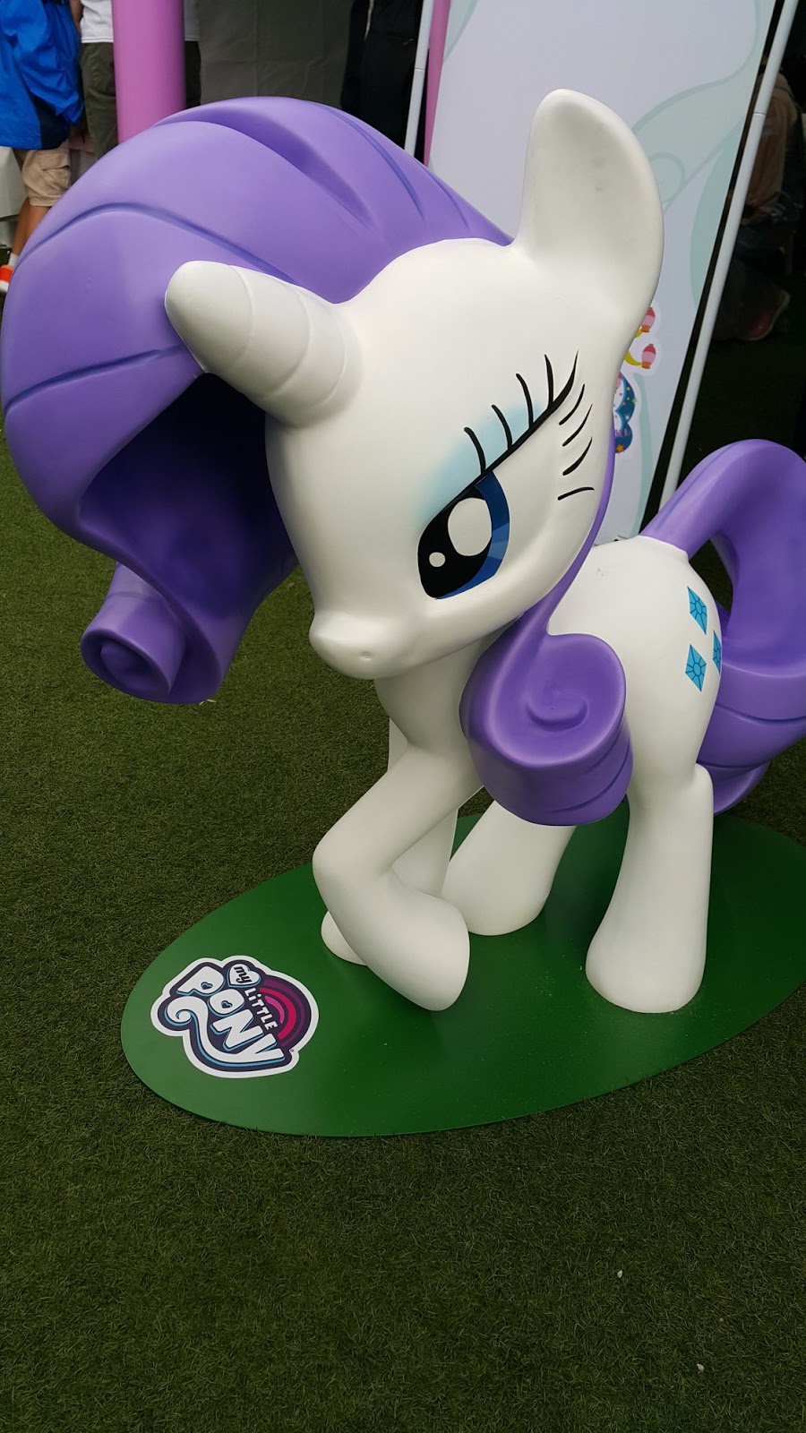 Equestria Daily - MLP Stuff!: These Giant My Little Pony Statues from ...