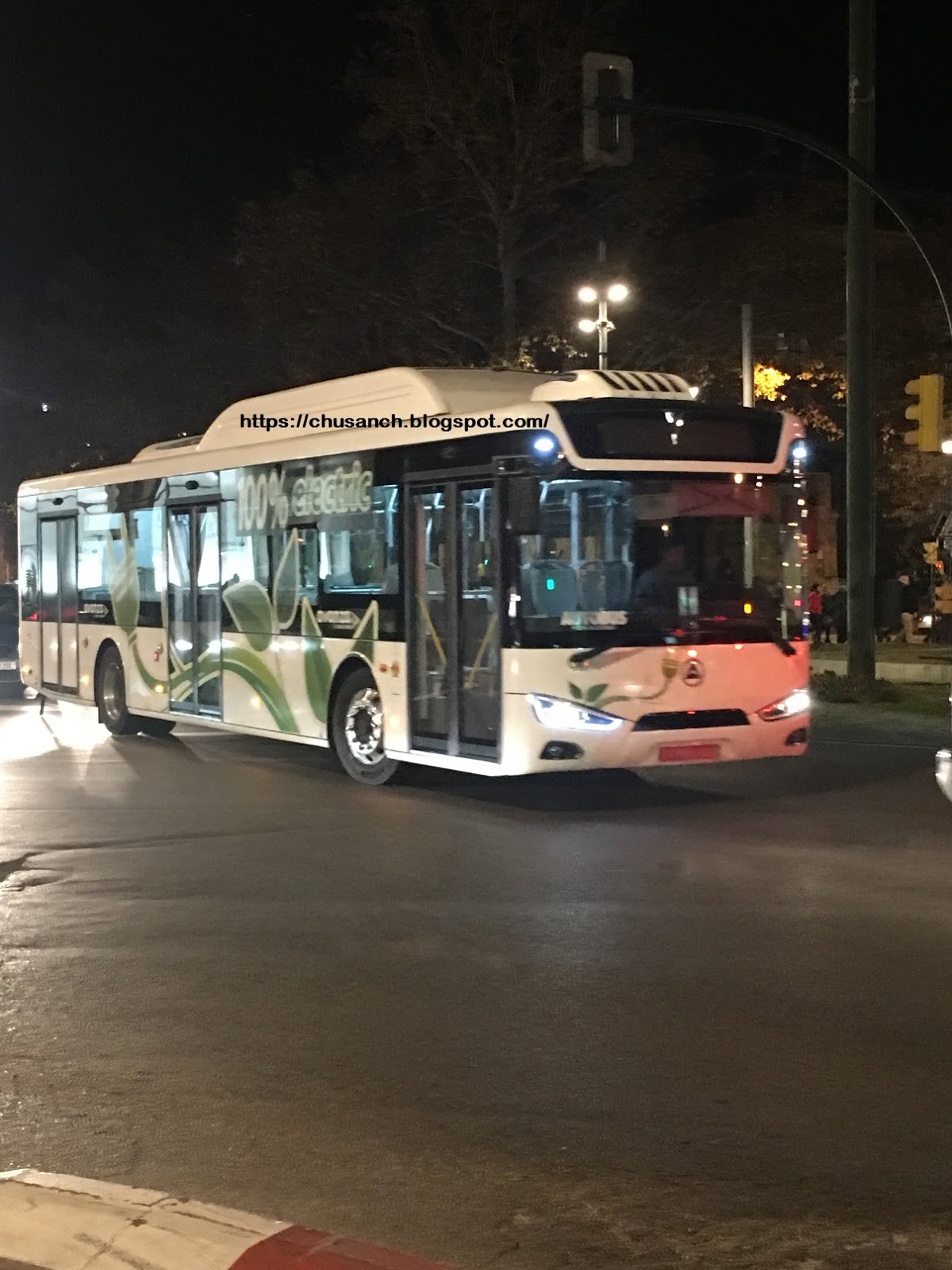 TRANSPORTE PÚBLICO EN ZARAGOZA: UN AUTOBÚS ELÉCTRICO CHINO, PASEÁNDOSE ...