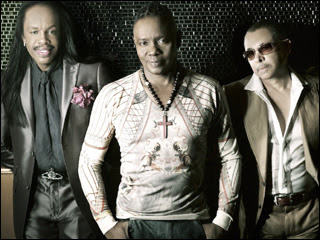 Gratitude: New EWF Portrait Photo Released