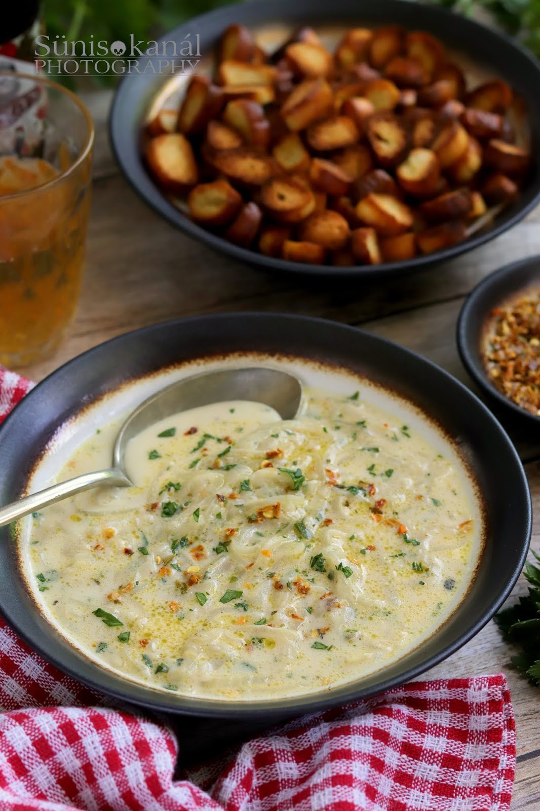 Sünis kanál: Hagymaleves