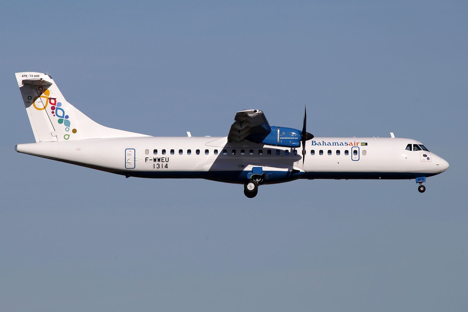 Flyingphotos Magazine News: BAHAMASAIR - ATR-72-600 - F-WWEU