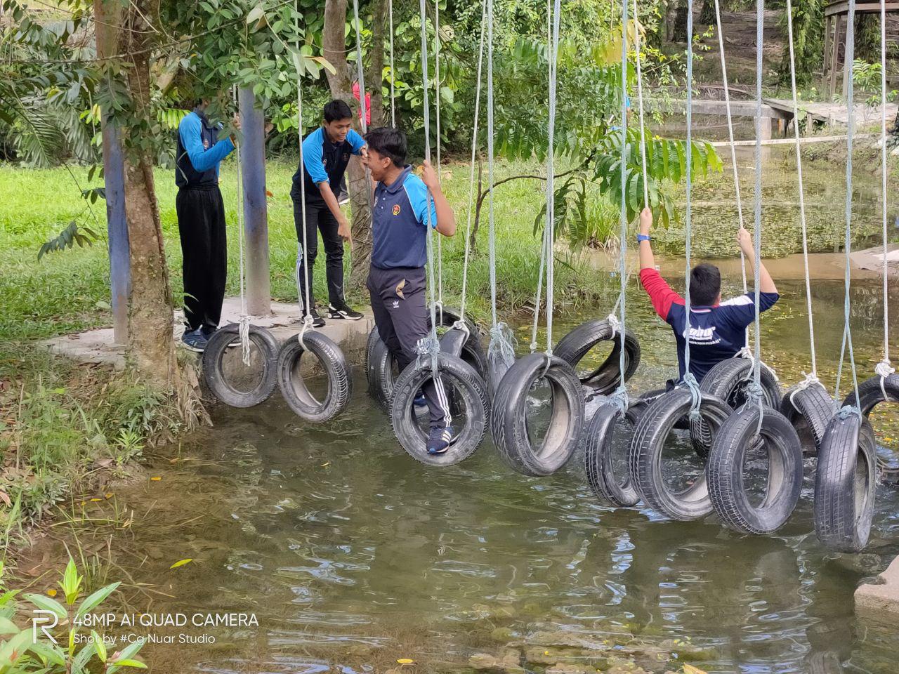 SMKDPB: LATIHAN MEREMPUH HALANGAN (HALANGAN KOMANDO)