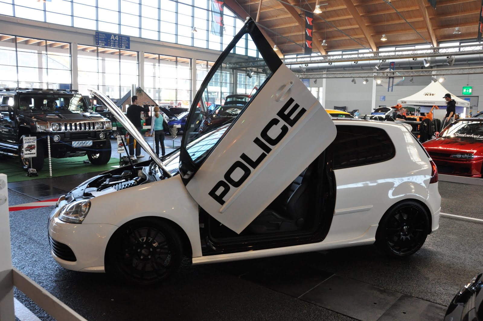 AUTOSHOWPICTURES: VW GTI (POLICE)
