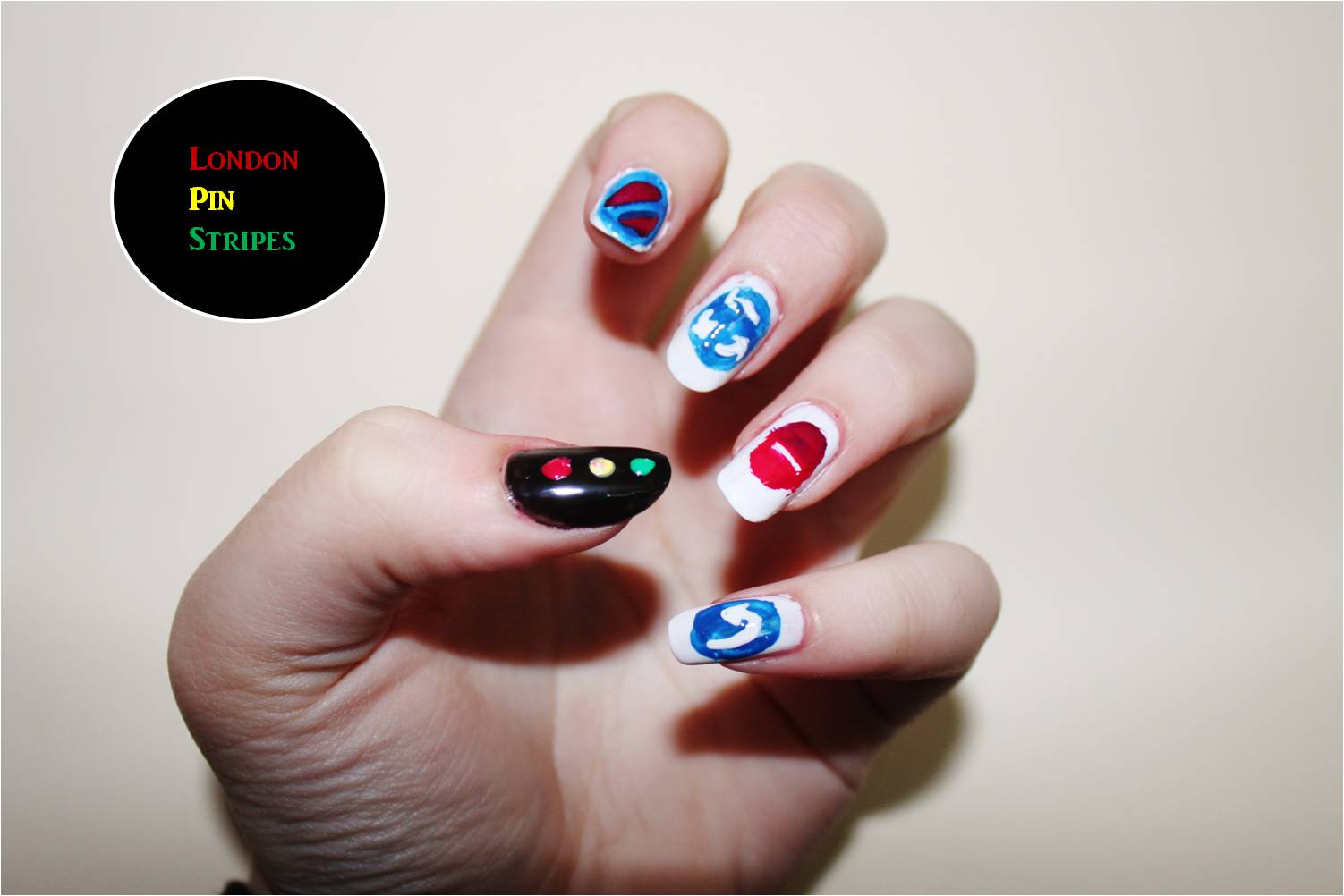 Traffic light nails | London Pin Stripe