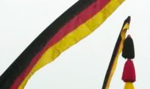 Warna Pada Ukiran dan Marawa di Rumah Gadang Mempunyai Makna