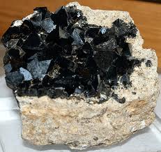 Physical, magnetic properties: Propiedades magneticas-¿Que es un iman?