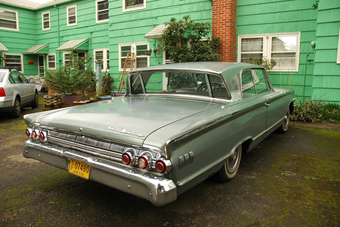 OLD PARKED CARS.: 1963 Mercury Monterey Custom.