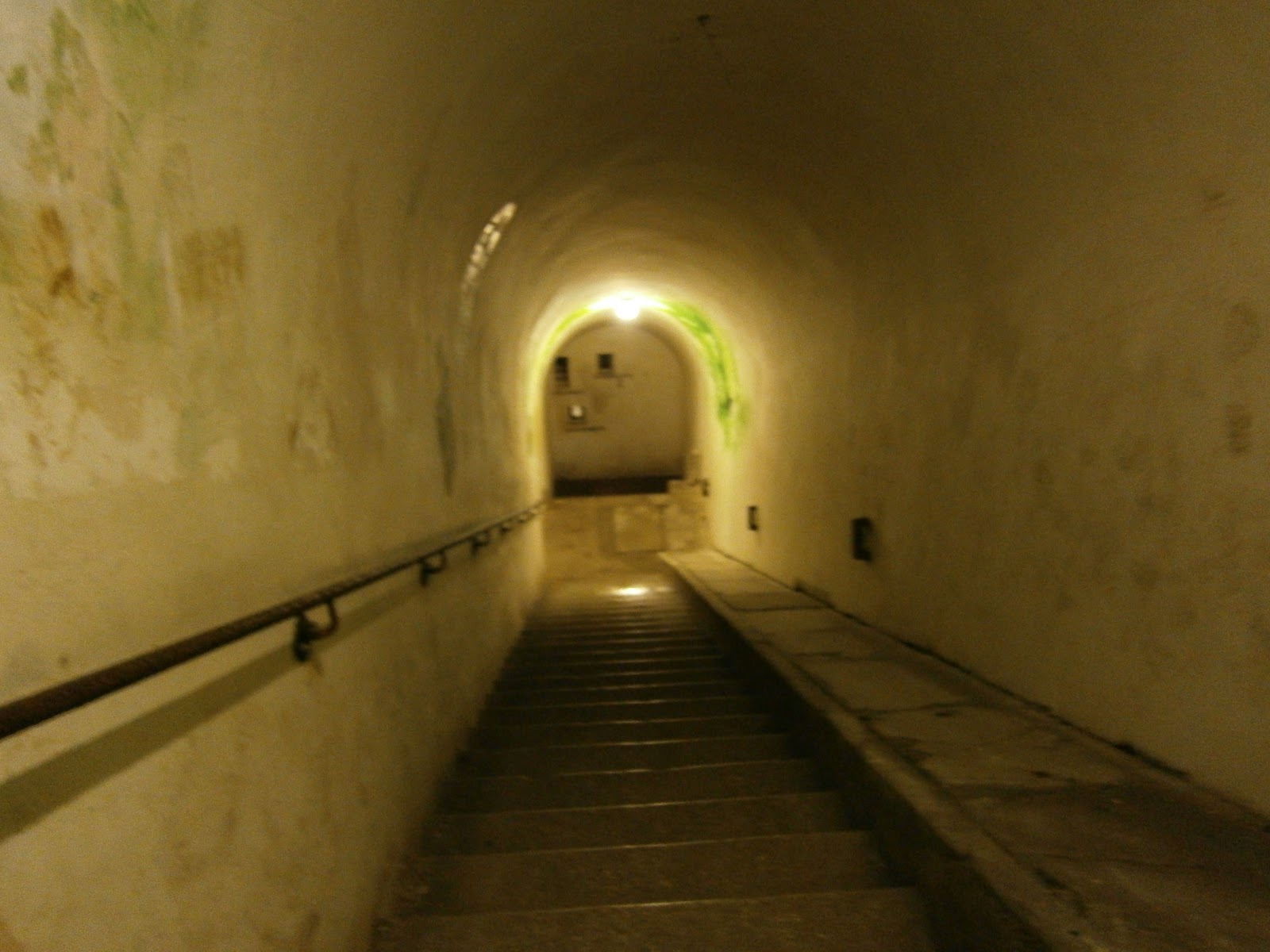 Oosterbaken: SPOOKY SPY PHOTOS WWII (Hitler)Bunker