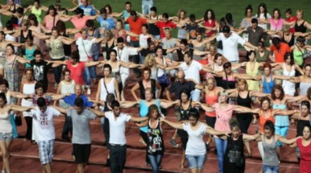 Greece-Travel-Fun: SYRTAKI DANCE