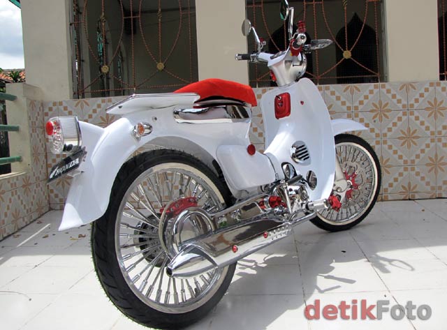 H O N D A C-70: Modifikasi C-70 mono schock.