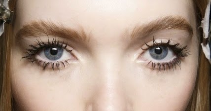 #Beauty : 5 Reasons Your Mascara is Clumping