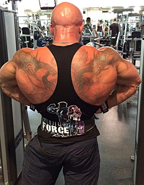 world bodybuilders pictures: Canada muscles man Dustin Cosman
