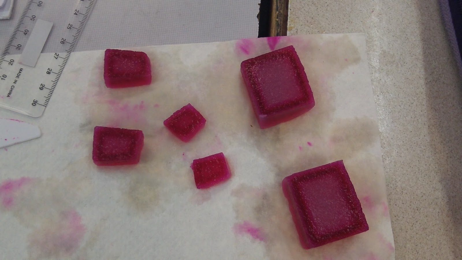 Year 12 Biology: Surface area to volume ratio experiment