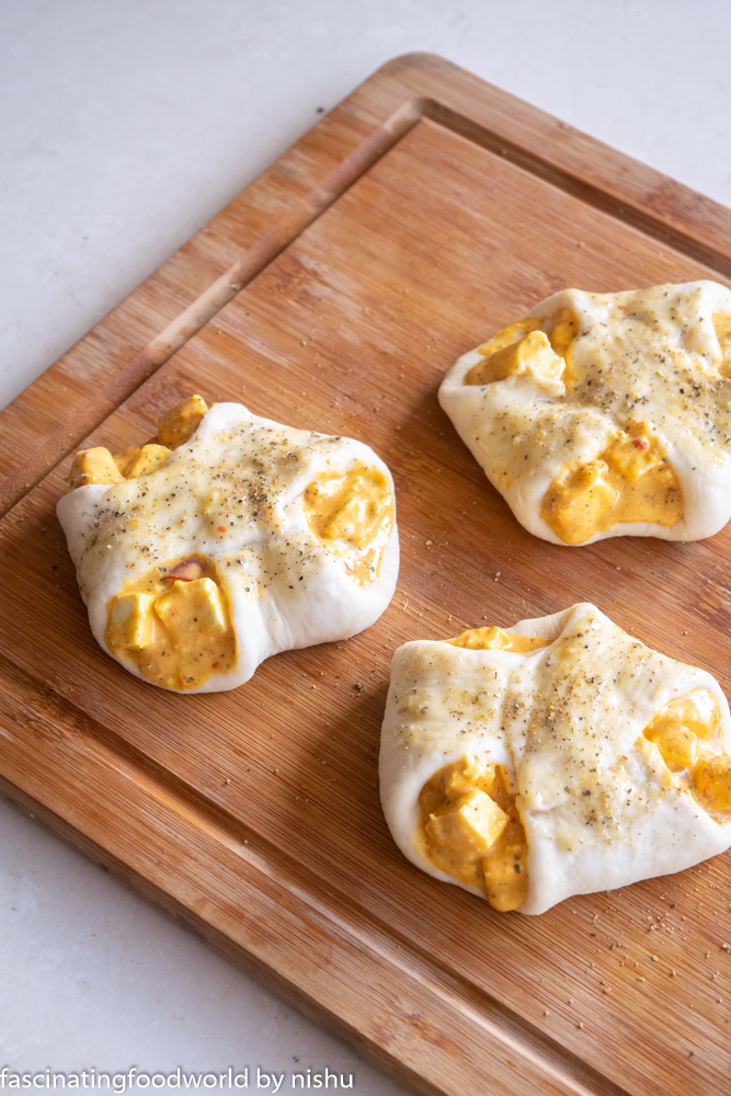 Domino's style Zingy Paneer parcel