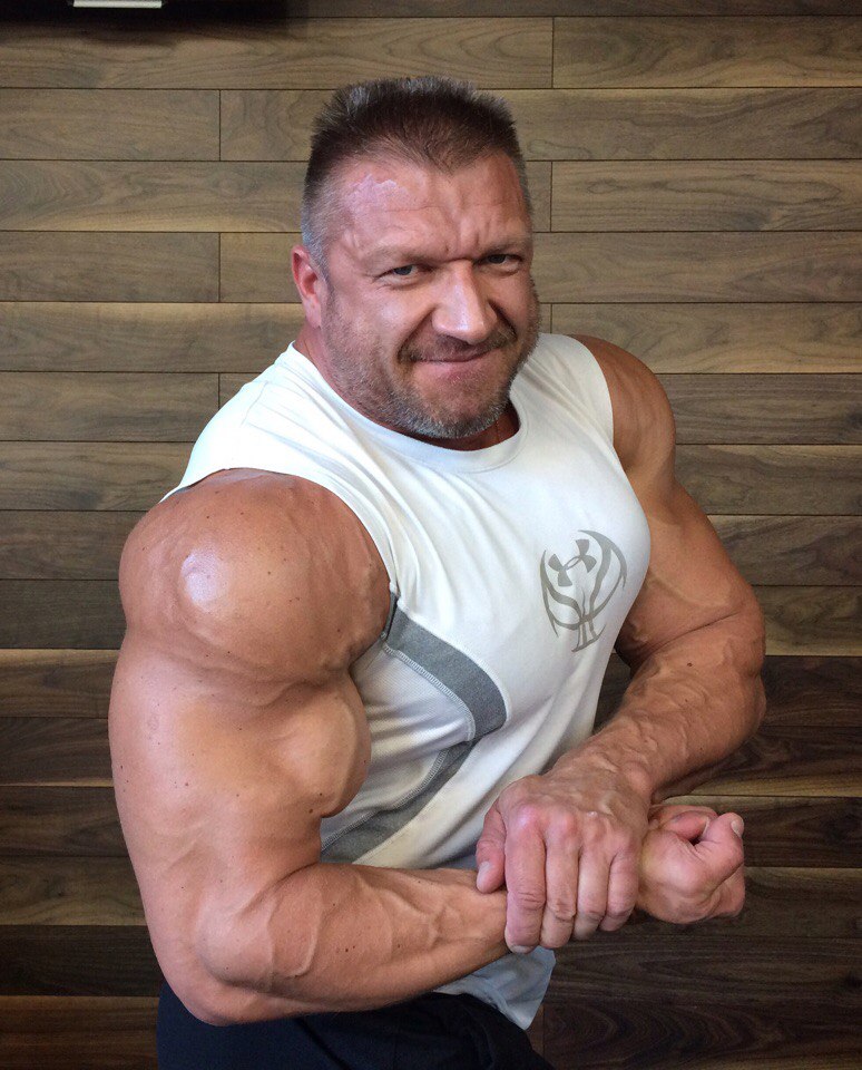 Muscle Lover: Huge Russian muscle daddy - IFBB Pro bodybuilder Sergey ...