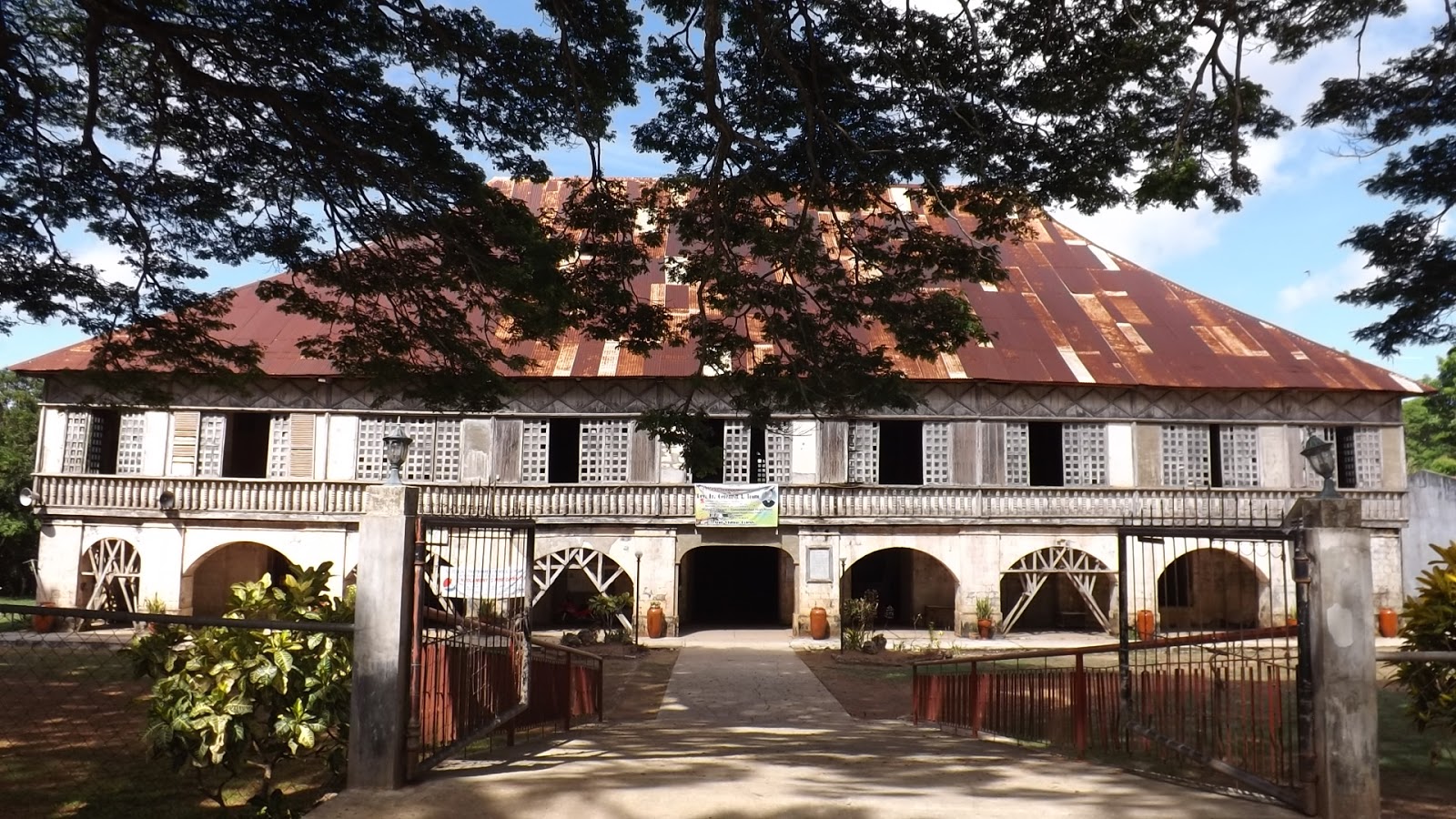 SIQUIJOR: Lazi Convent - Touristang Pobre