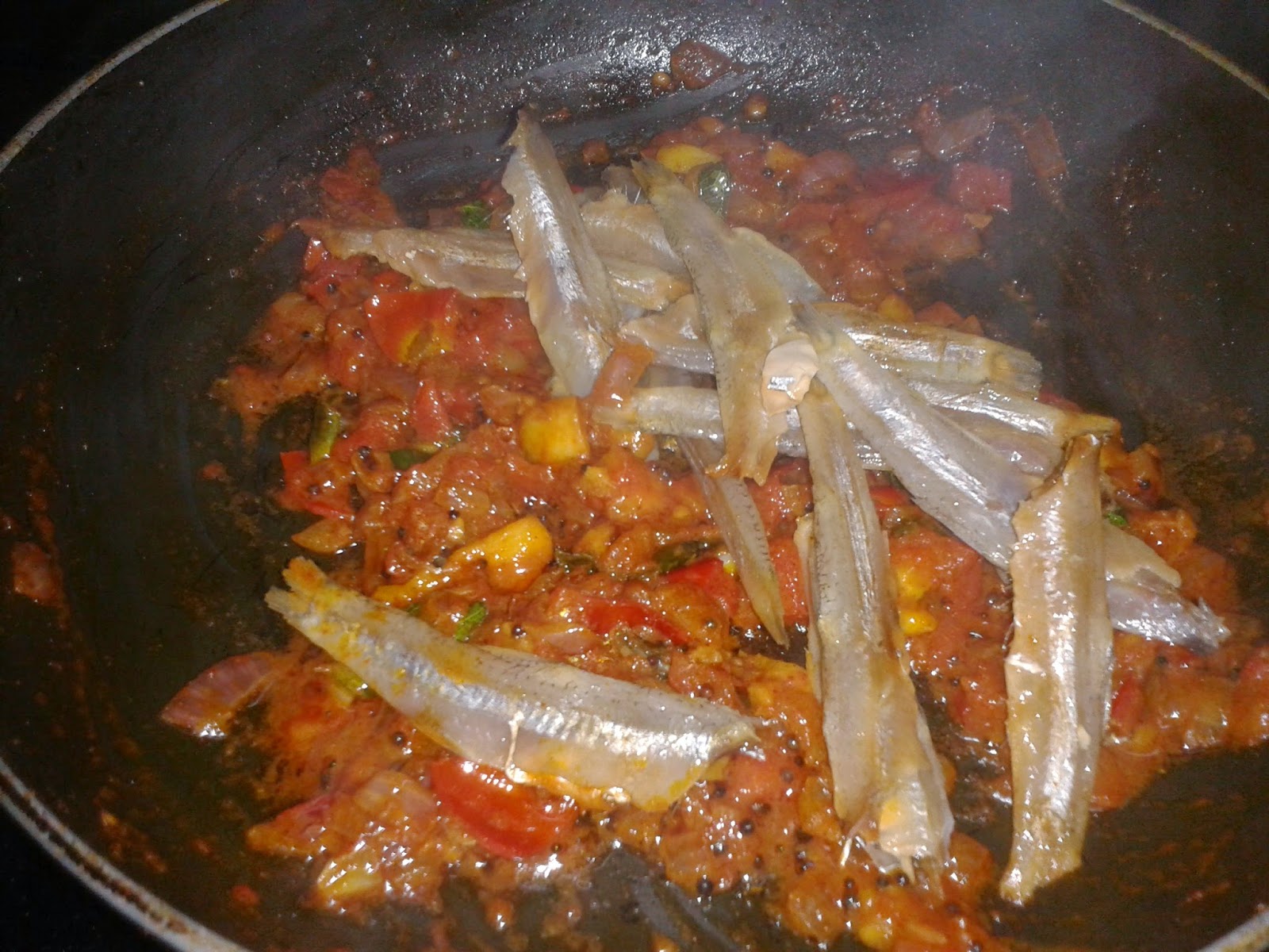 BananaLeaf Recipes: Dry fish Recipe/ Karuvaddu thokku