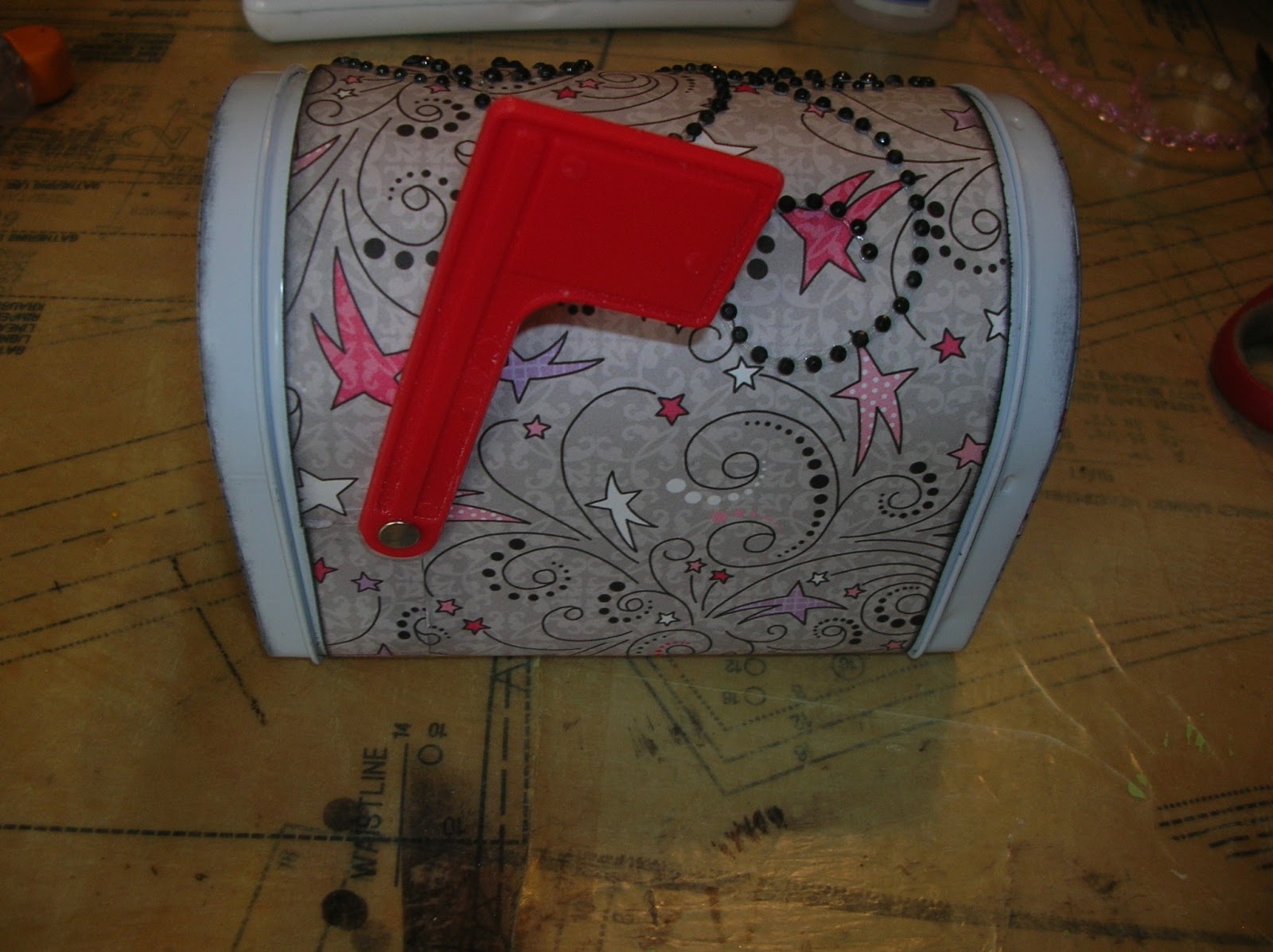 **The Craft Donkey**: Mini Girly Valentines Mailbox