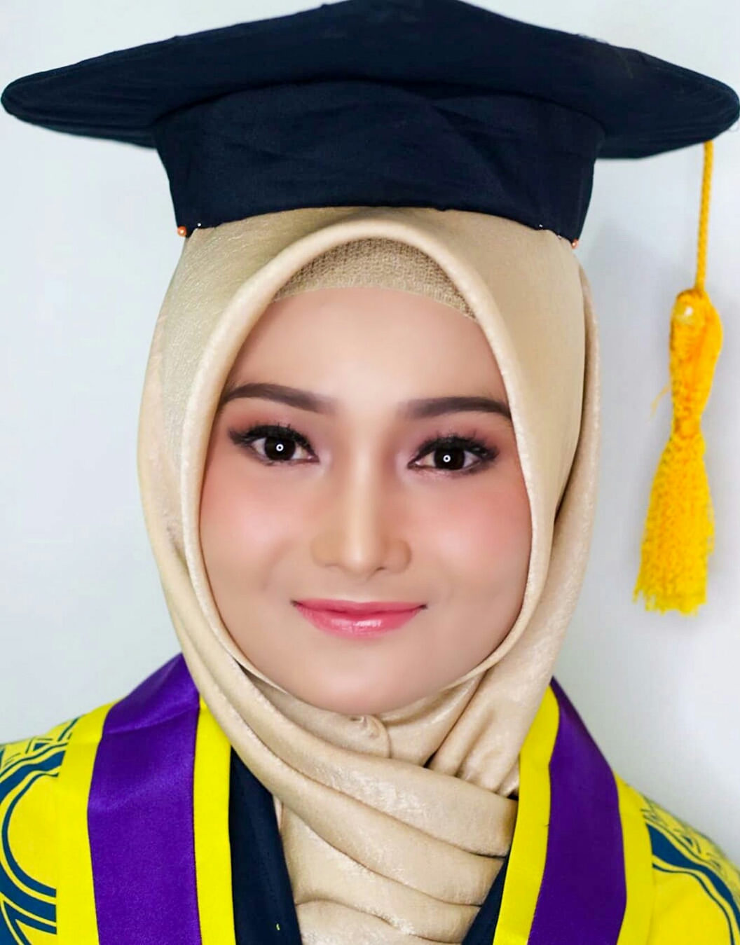 Tutorial Hijab Wisuda Simple Dan Elegan Membuat Anda Makin Tampil