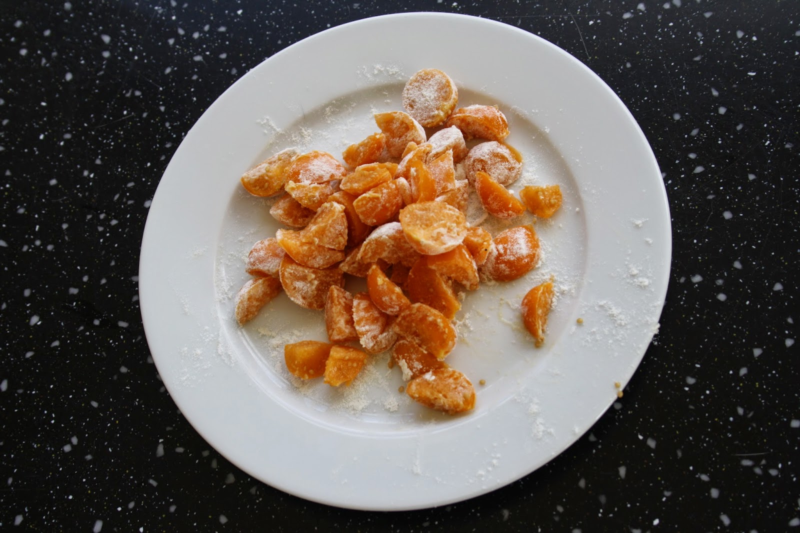 Caroline Makes....: Physalis Cake