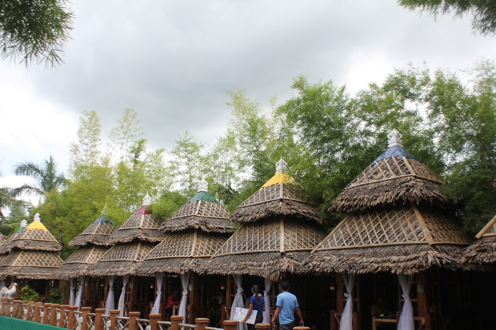 Isdaan Floating Restaurant - Lost in Reveries