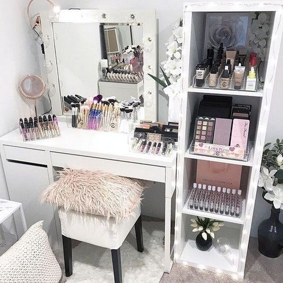 23 Perfect Makeup Table Inspiration Design | ARA HOME