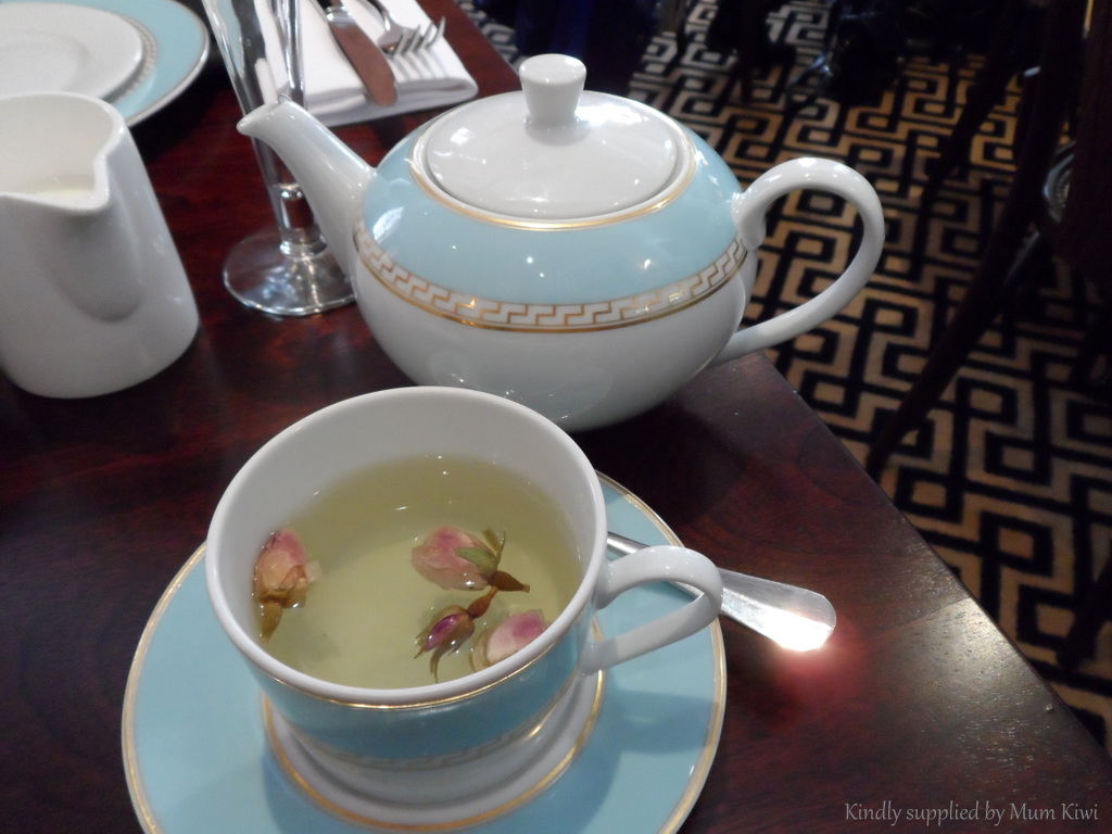 Posh Afternoon Tea | London Traveling Guides