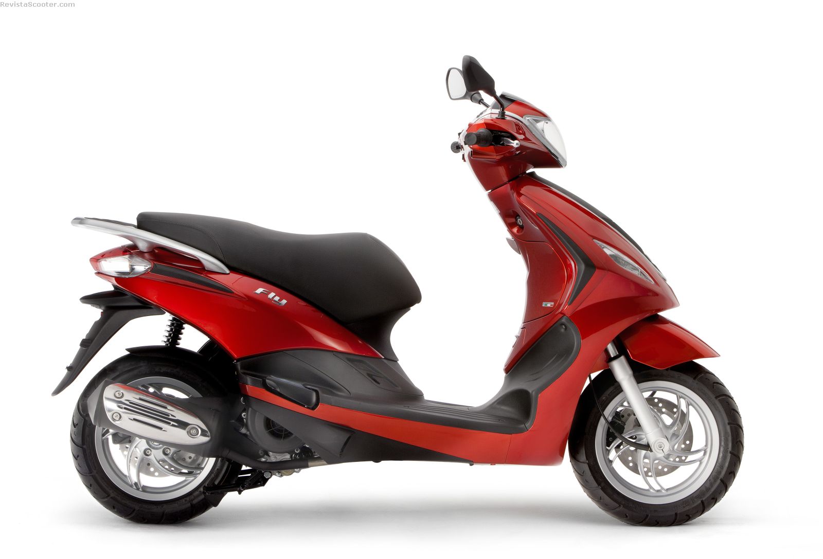 Revista Scooter: Nuevo Piaggio Fly 2013: el mejor scooter compacto y ...