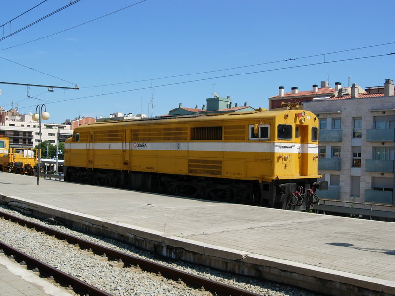 Trenes y tiempos: "Marilyn" y las mil seiscientas (RENFE 316-001/316-017)