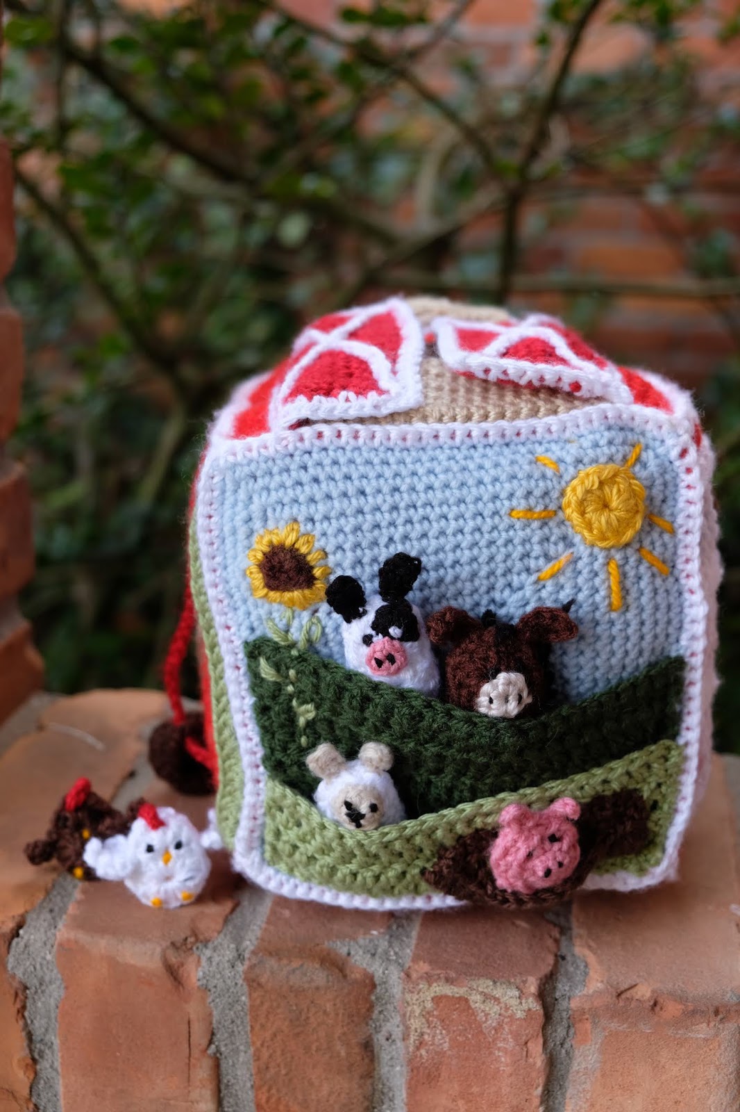 meo my crochet: Crocheted Barn for Beckett