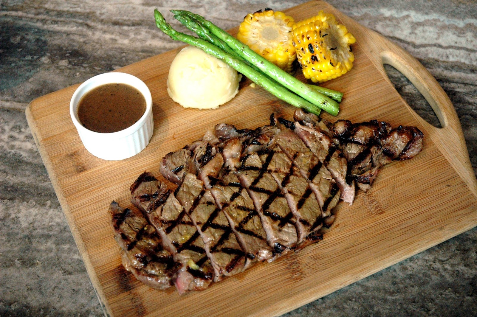 DUDE FOR FOOD: New Concept for the New Year with Highlands Bistro