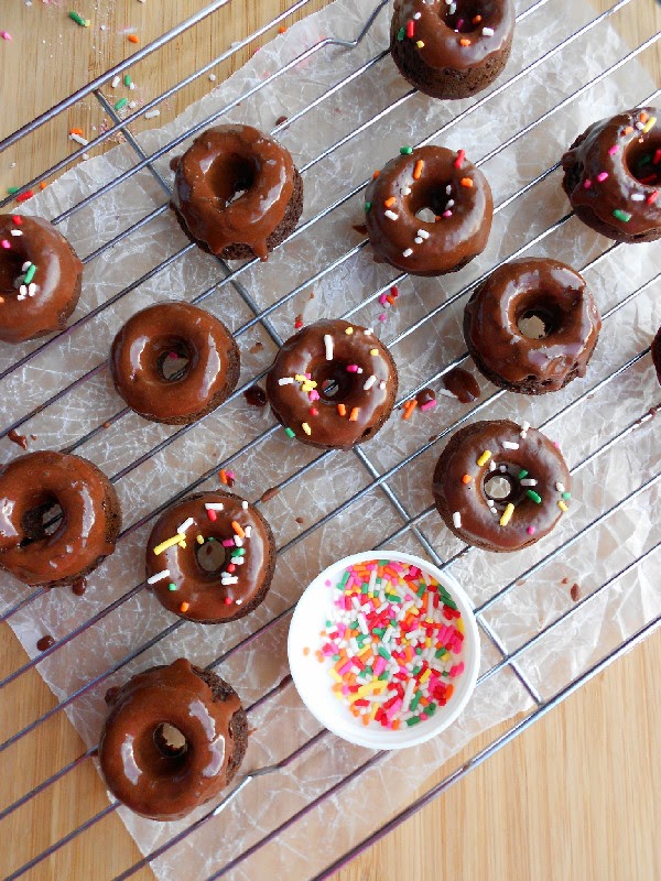 Baked Mini Chocolate Donuts - Confessions of a Confectionista