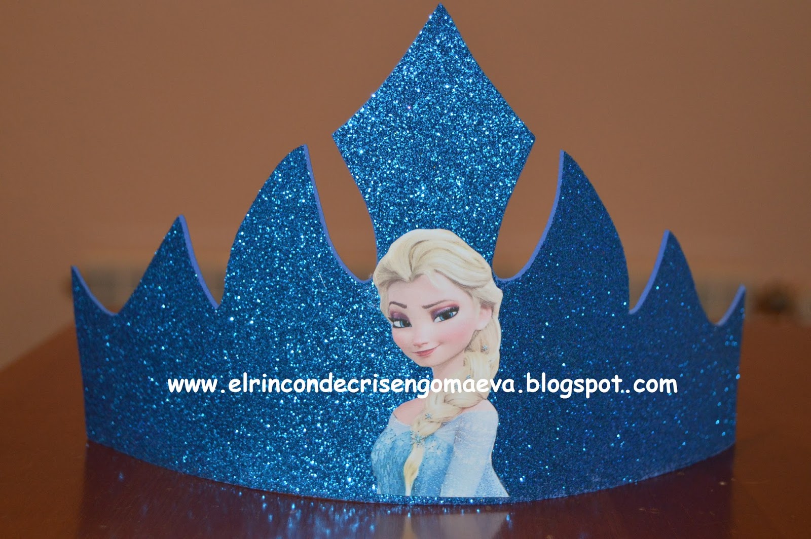 El Rincón de Cris en Goma Eva: CORONA ELSA