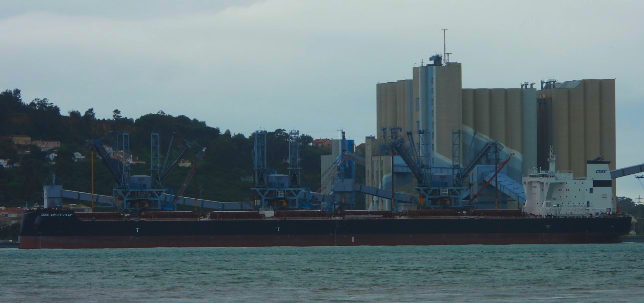 barconauta: Terminal de Granéis Sólidos da Trafaria