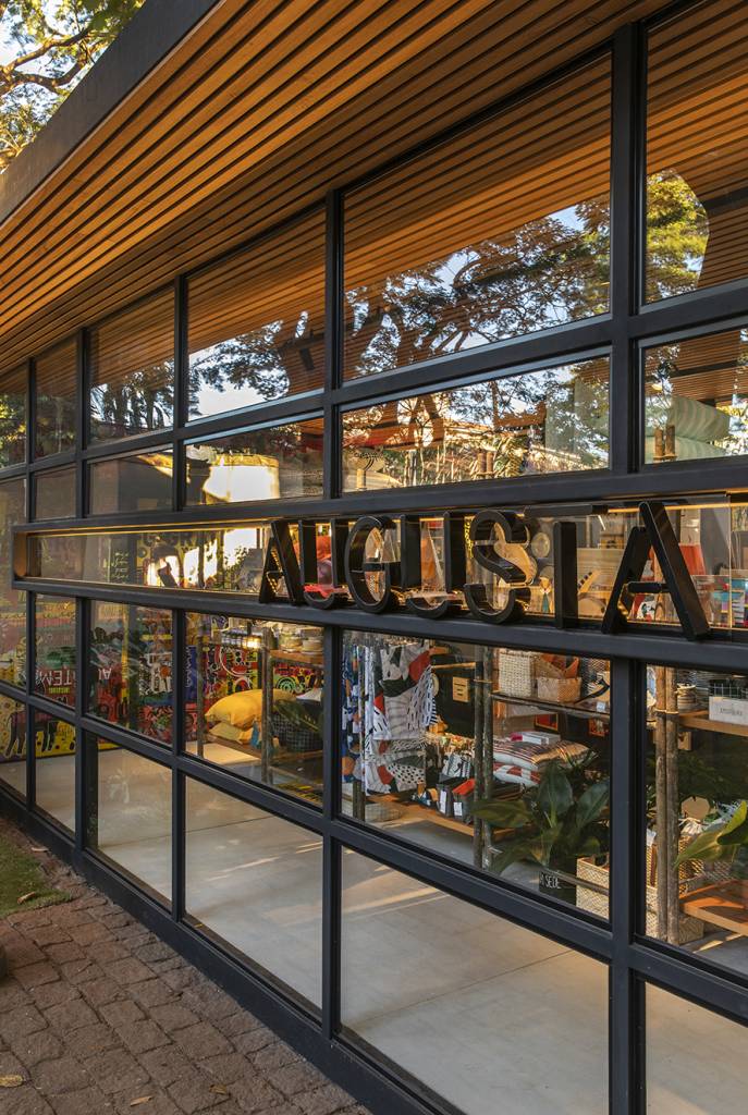 Prefab Glass Walls Store/Shop with Metal Frame: Prefab Modular Homes ...