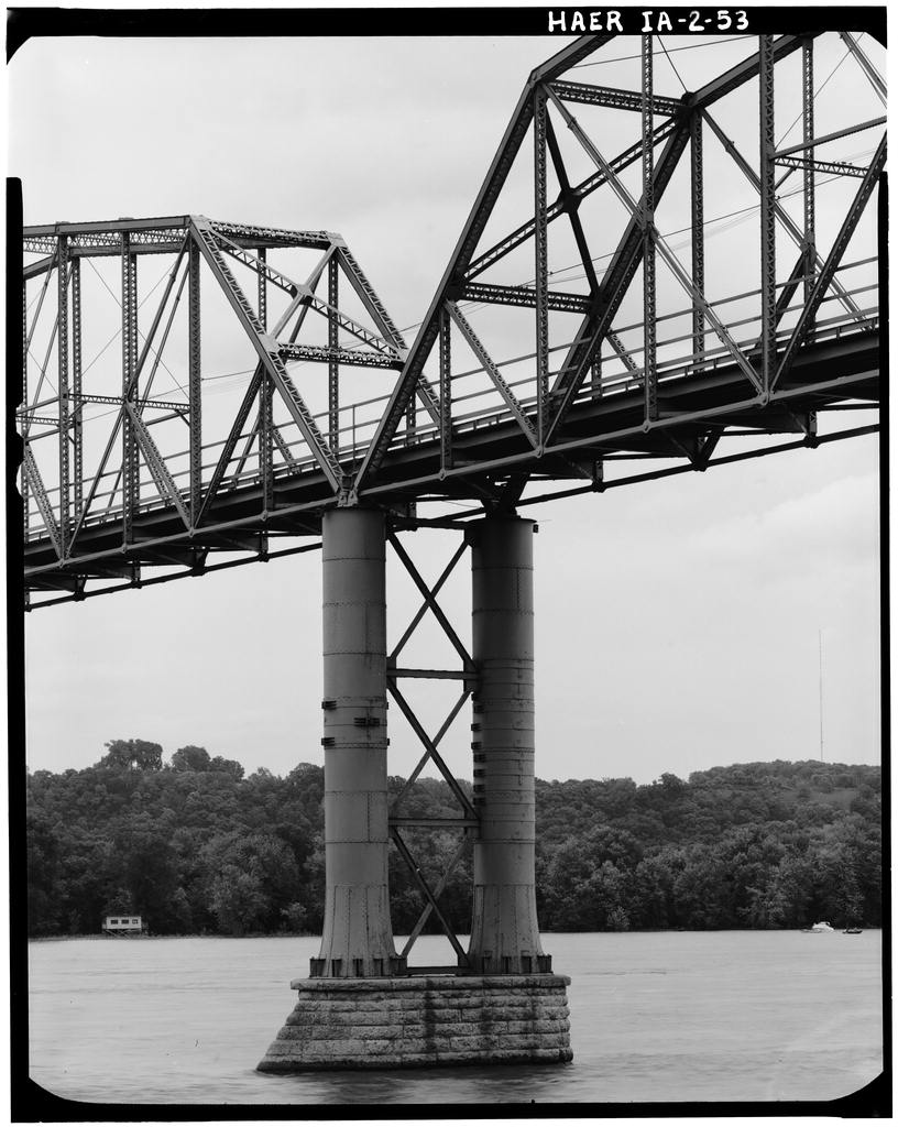 Industrial History: 1901-83 US-61+151 Eagle Point Bridge over ...