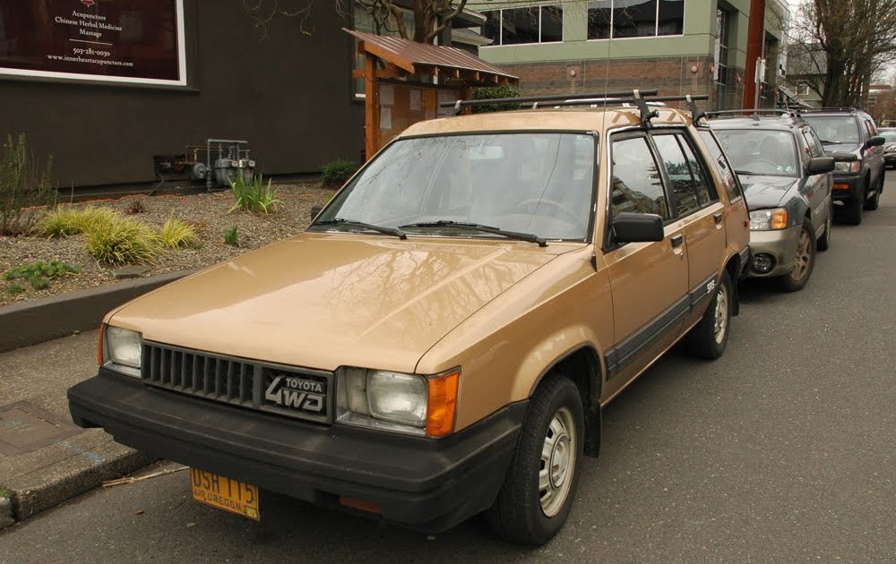 OLD PARKED CARS.: 1985 Toyota Tercel SR5 4WD Station Wagon.
