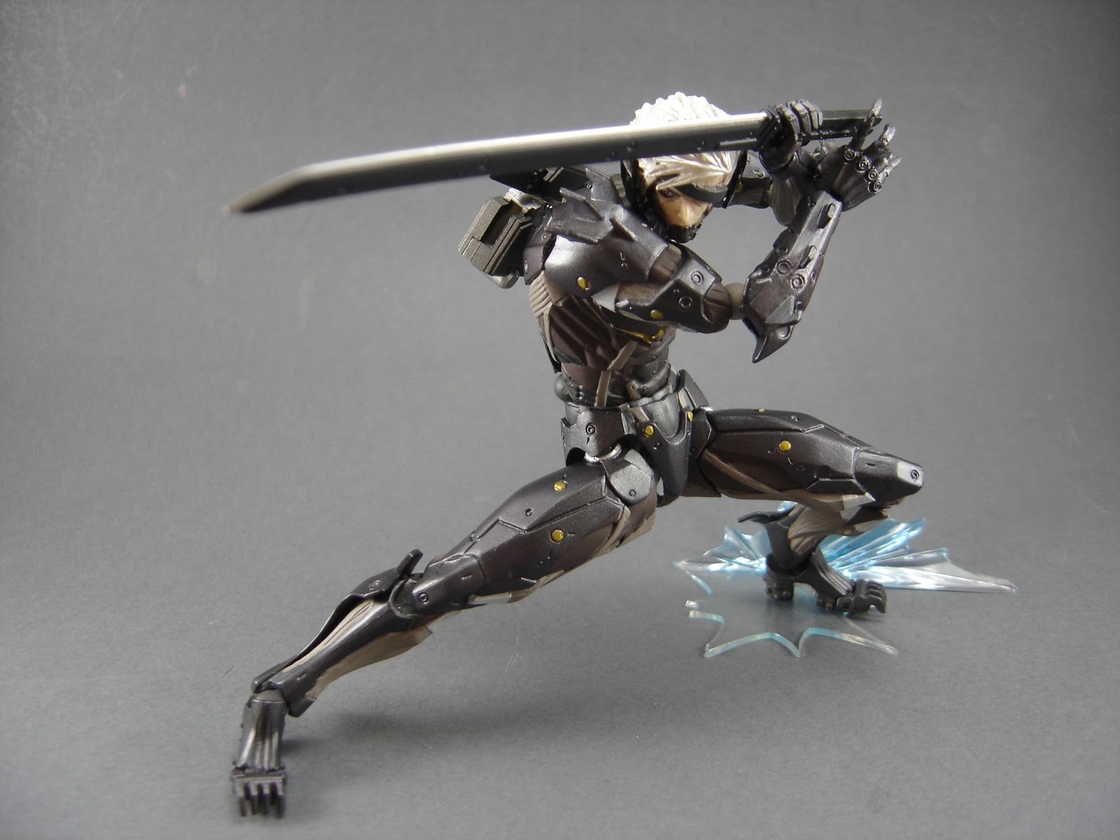 Lightning Ace's gundams: Revoltech Raiden from metal gear rising ...