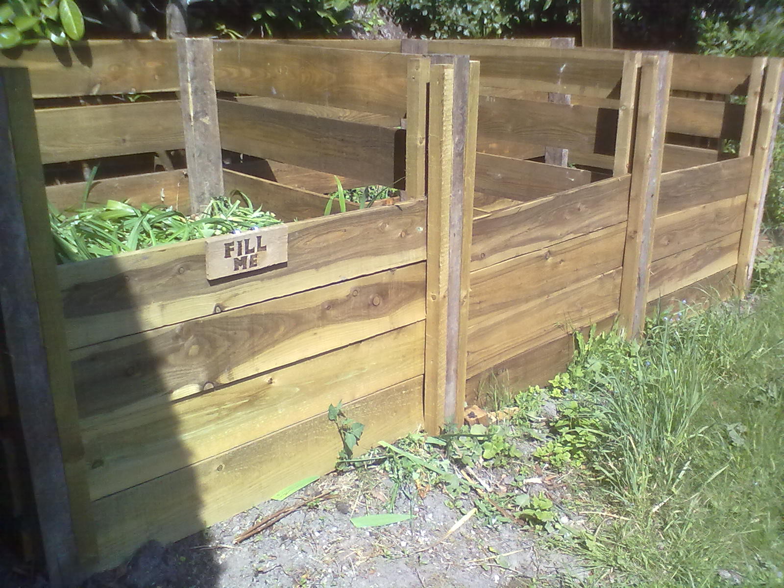 Rachel the Gardener: Plastic Compost Bins