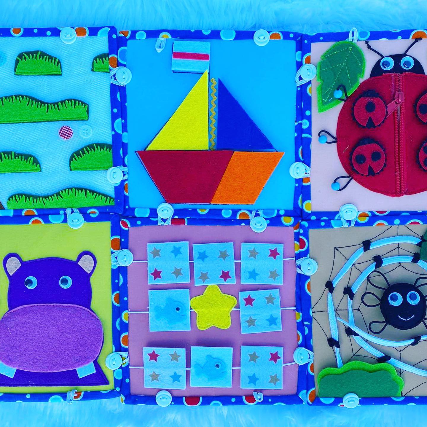 Richell: Customized quiet board / busy cube