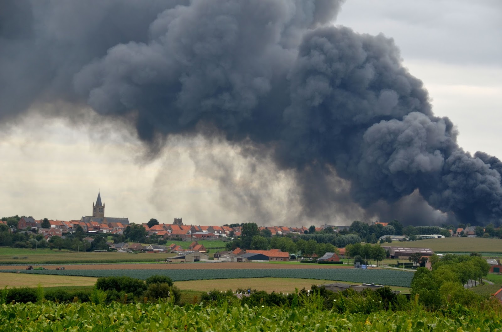 Actualités Mouscron- Comines: L'usine Clarebout (patatos) en feu à ...